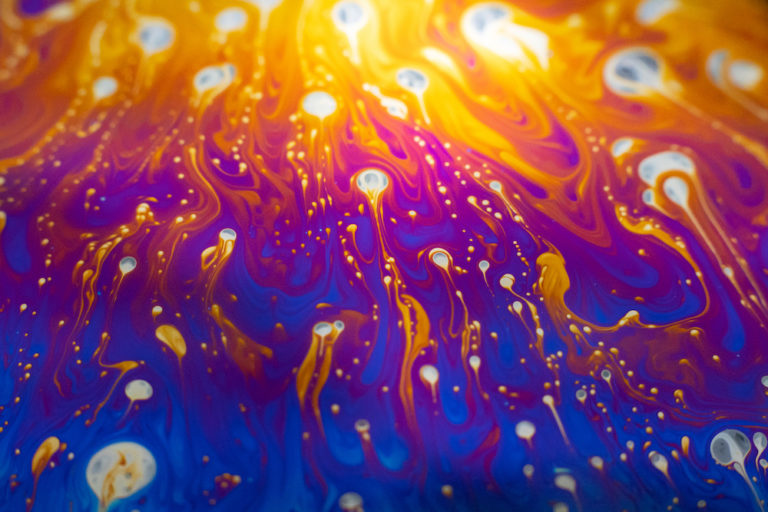 Microscopes and soap bubbles show the 'art of science'