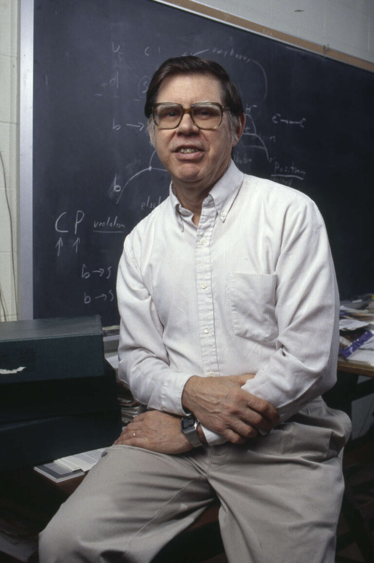 Edward Thorndike, physicist who found ‘beauty’ in b quarks, remembered